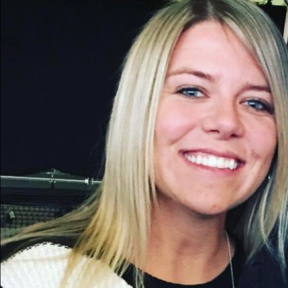 Abbie's Closet (@abbs4563) | Poshmark